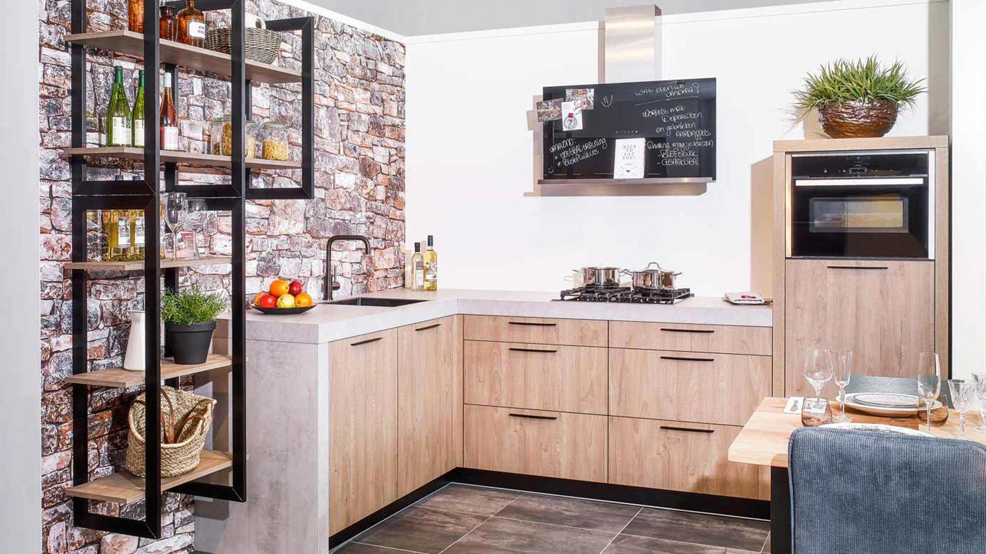 Compacte keukens inspiratie? Lees 12 tips voor indelen!