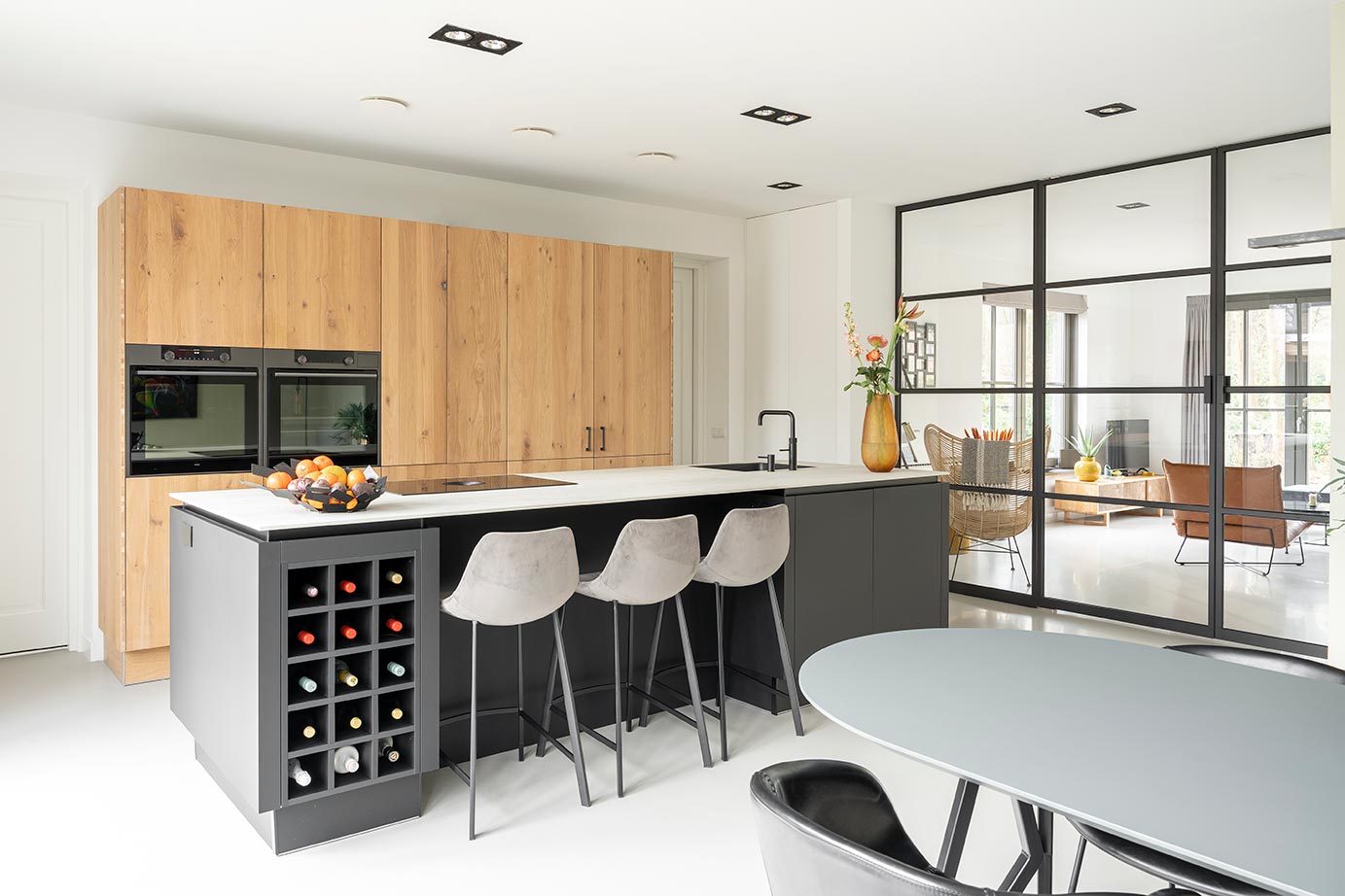 Moderne keuken met kookeiland in Soest kopen? Bekijk binnenkijker!