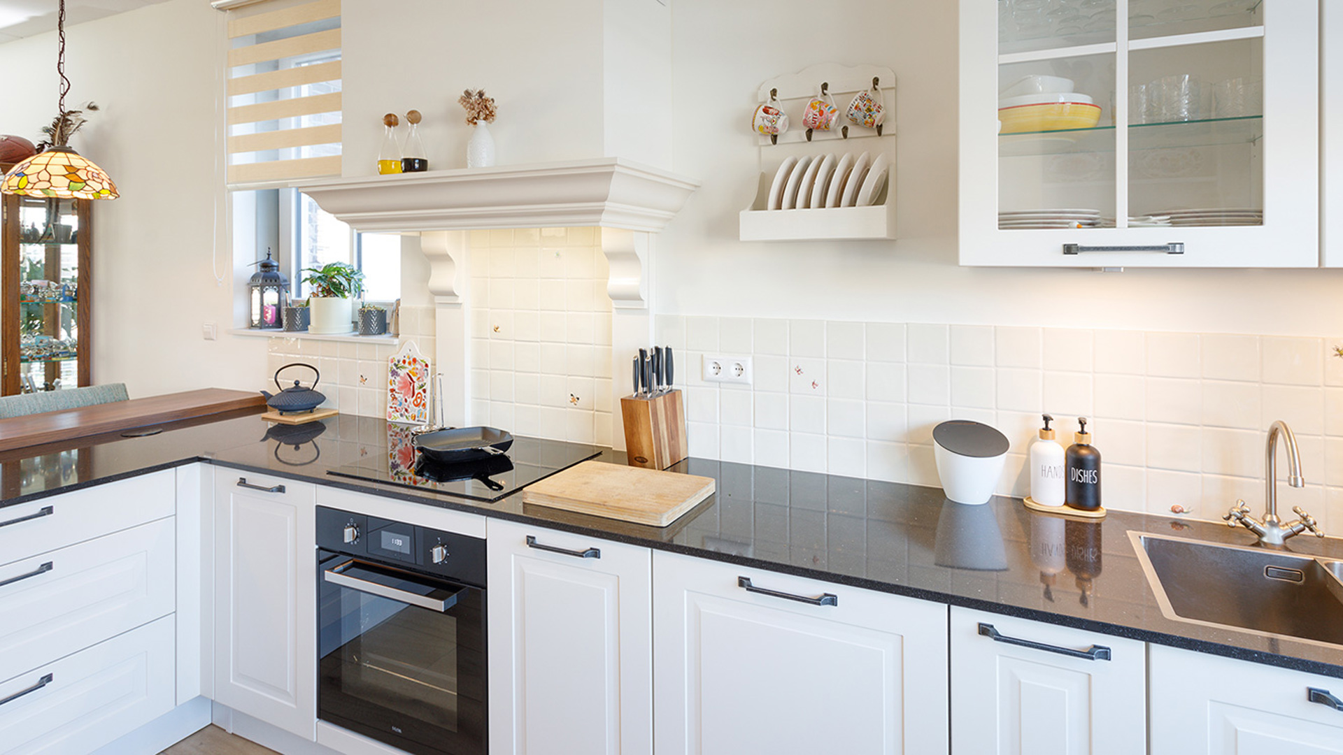 Engelse stijl keuken: Marijn en Olessya's ervaring met Anovi Keukens